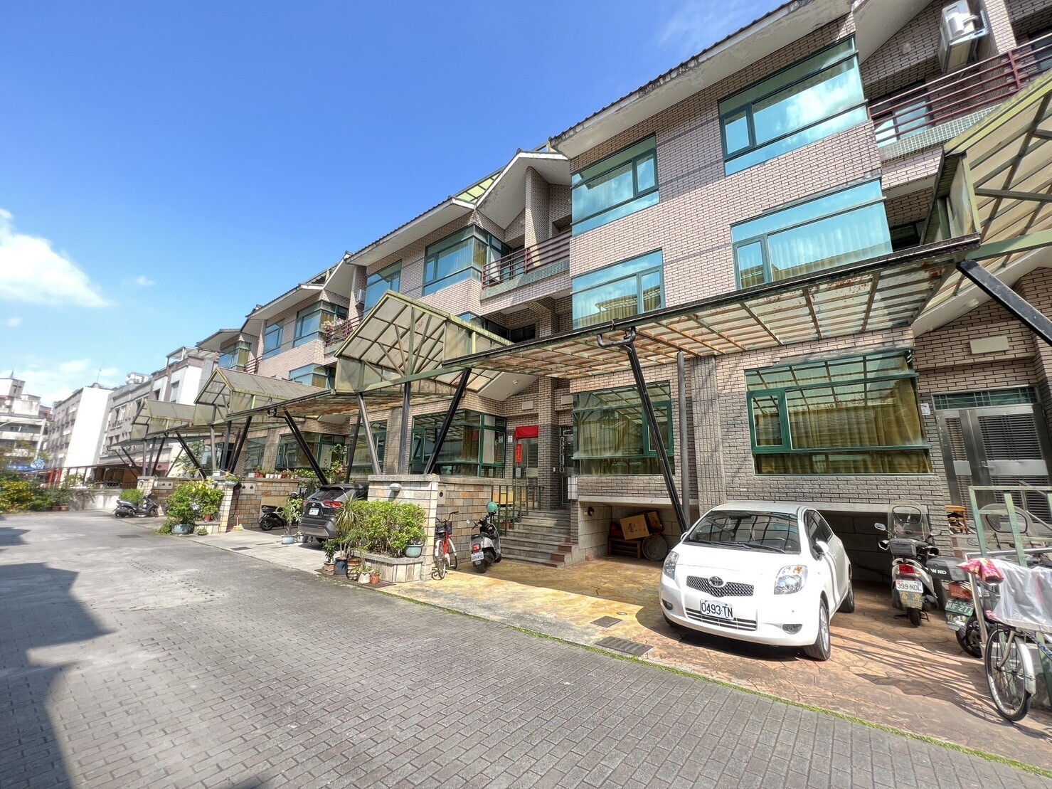 宜蘭縣宜蘭市宜中路別墅近宜蘭大學文教區大空間孝親透天 房屋出售 樂屋網