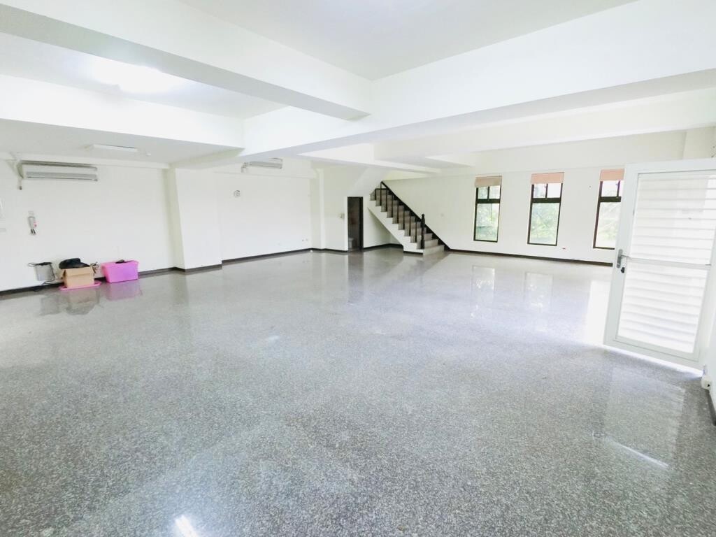 囍來登桃園市中壢區龍興路電梯大廈老王精選~龍興國中三角窗1 2樓店住雙車位 房屋出售 樂屋網