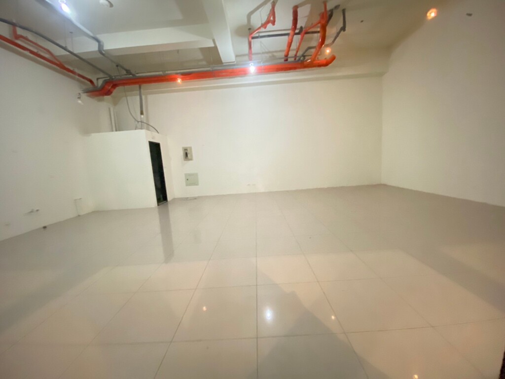 新竹縣竹北市成功二街電梯大廈影城旁魔術空間挑高樓中樓附車位★社區管理 房屋出租 樂屋網