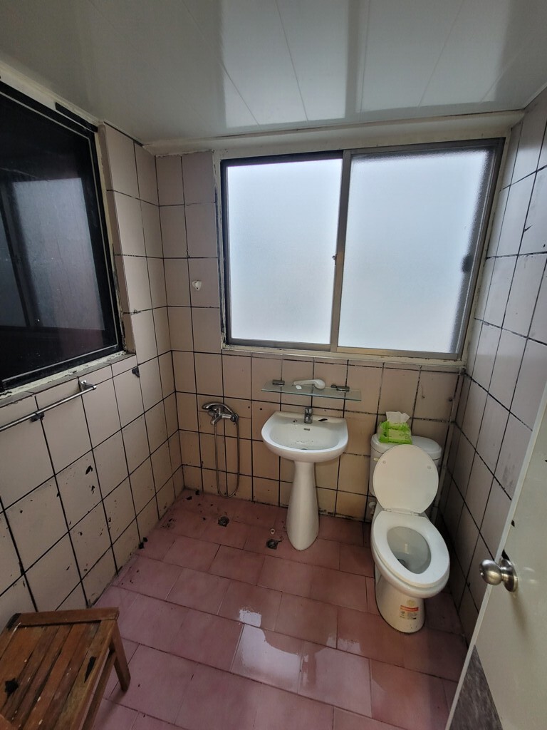 喜來登花蓮縣花蓮市國聯五路電梯大廈【國聯近商校街】大露臺套房！ 房屋出租 樂屋網