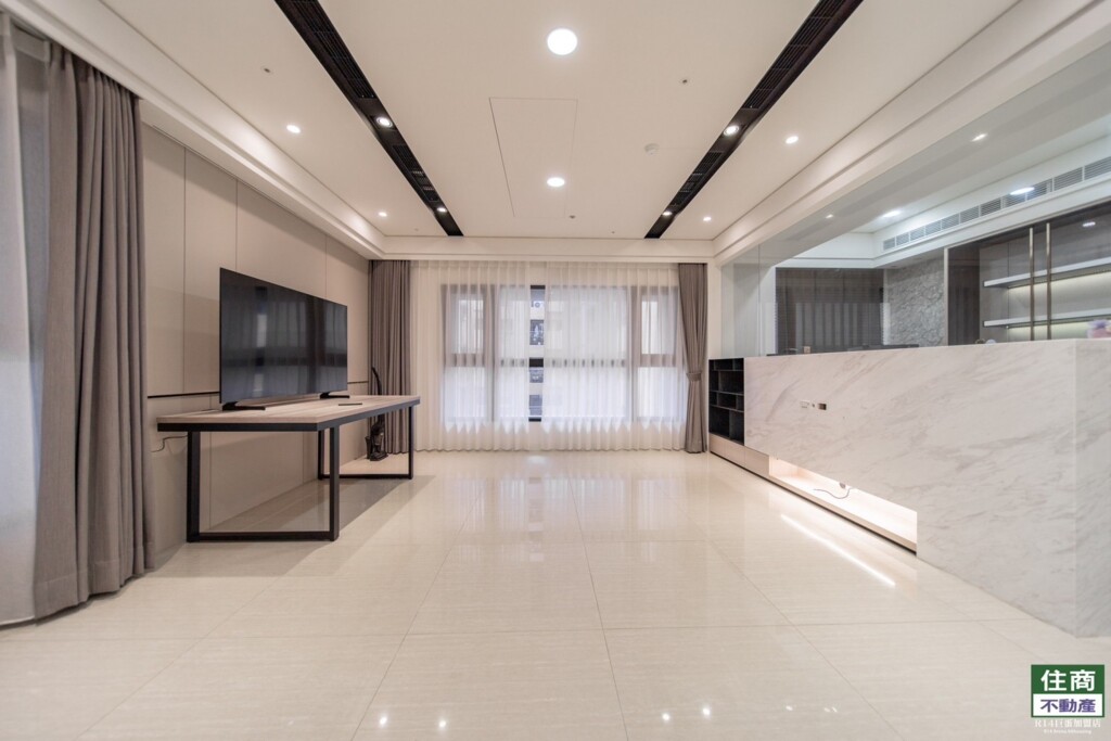 國王傳奇no2高雄市鼓山區美術北三路電梯大廈★美術館★3房雙平車★單坪31萬★近凹子底內惟 房屋出售 樂屋網