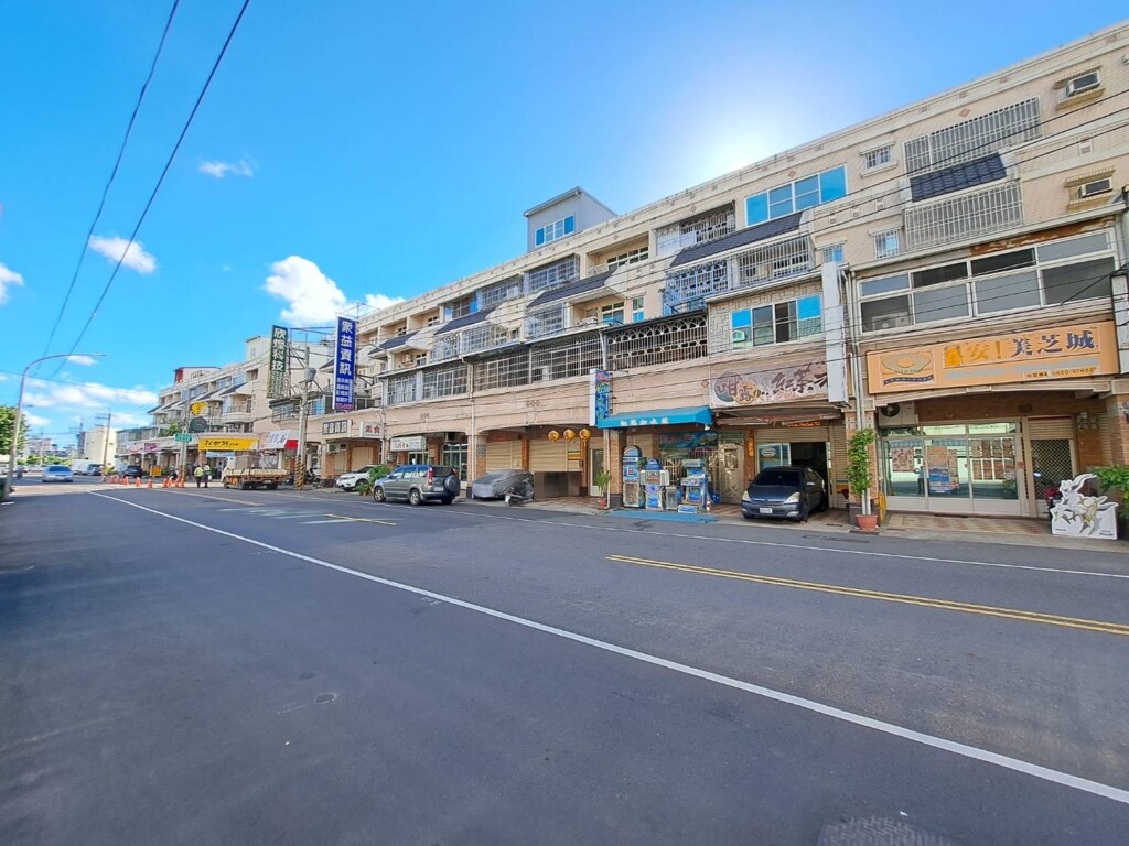 高雄市仁武區八德西路透天厝正八德西路上八卦寮超值店住 房屋出售 樂屋網