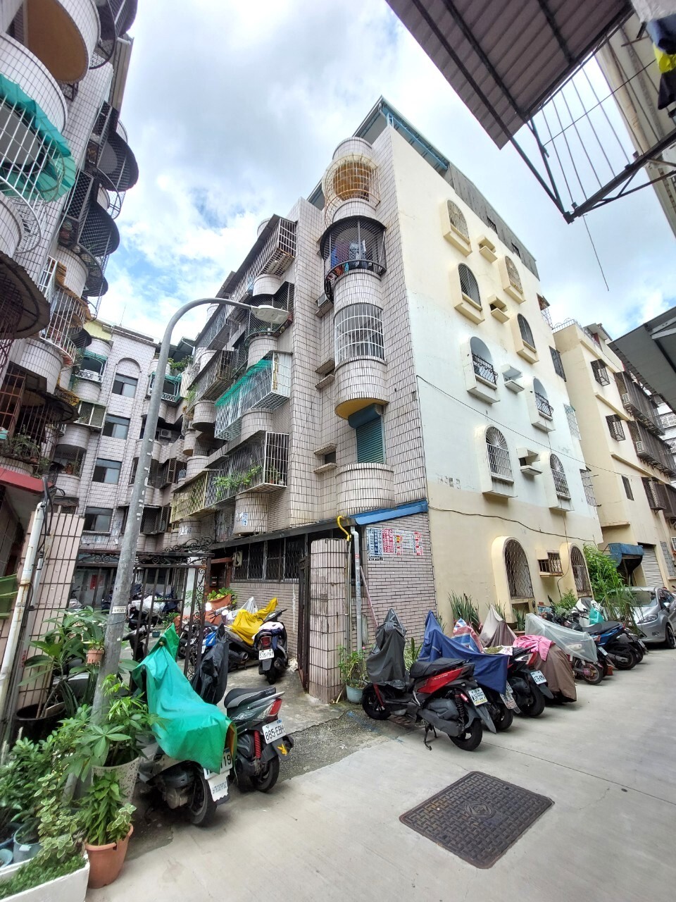 高雄市前鎮區崗山中街公寓瑞隆商圈★瑞祥學區★翻新公寓3樓 房屋出售 樂屋網
