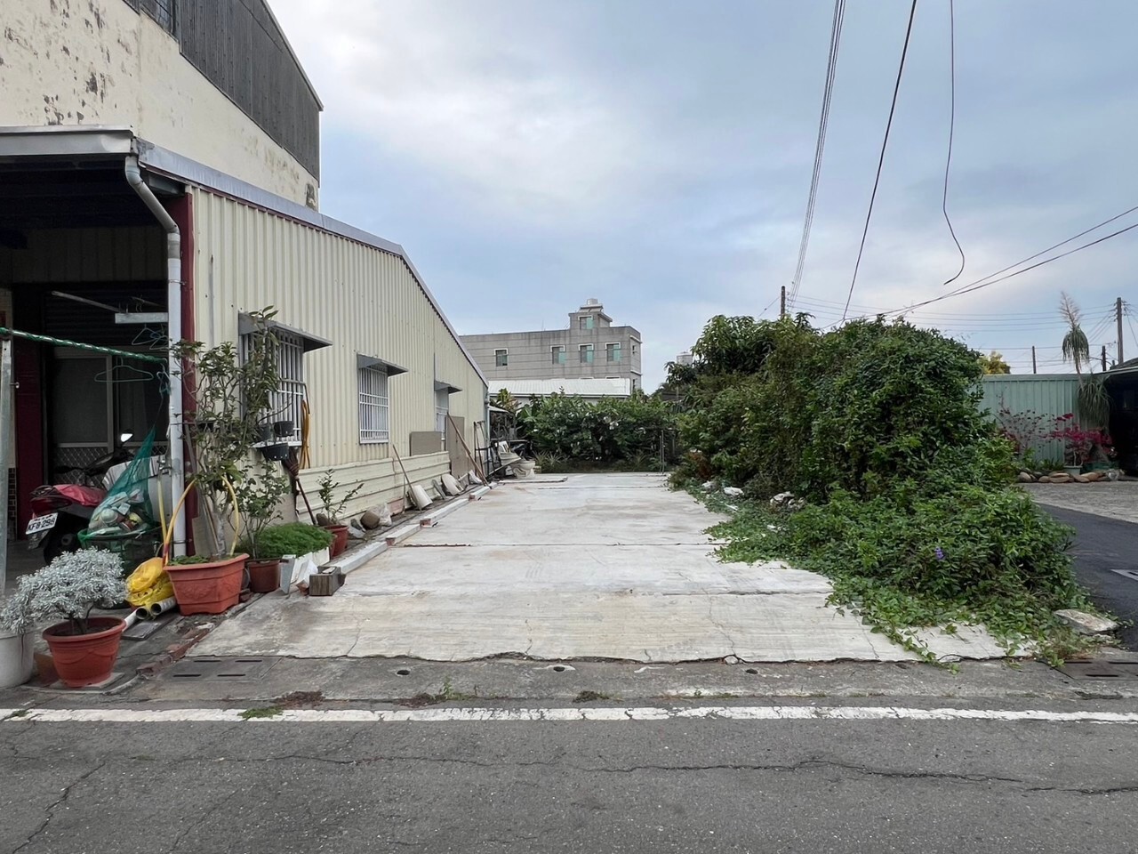 住宅用地台灣房屋阿蒼南科芳鄰山上臨路建地台南市山上區媽祖段 樂屋網 土地買賣