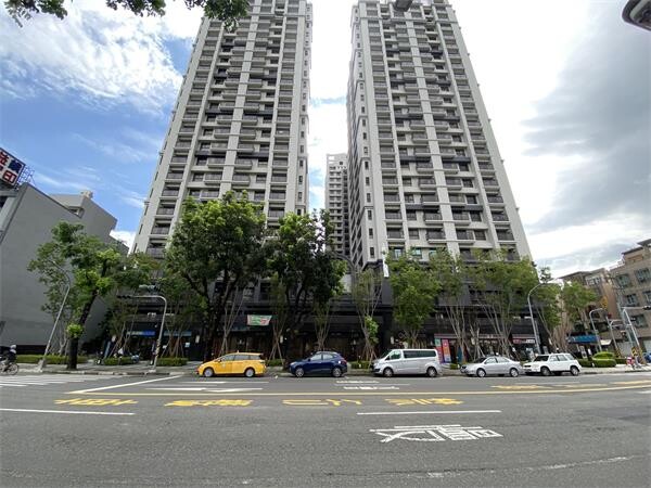高雄市楠梓區楠梓路店面租楠梓國小臨路面寬1＋夾店鋪c 房屋出租 樂屋網