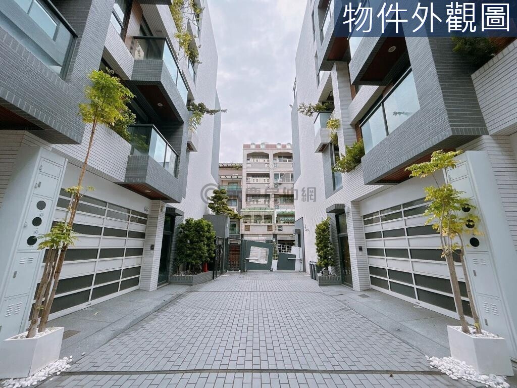 安平市政商圈朝南電梯併排雙車別墅 台南市安平區自冠如邑買房子、房屋出售 樂屋網