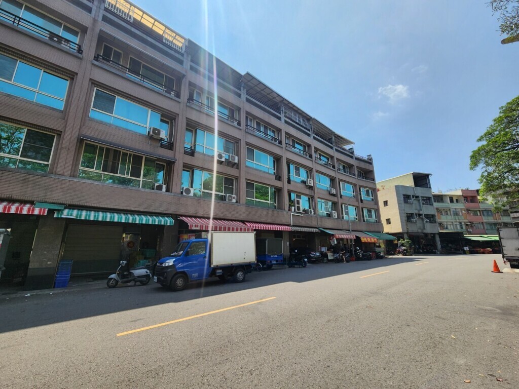 【興隆居】小港捷運收租騎樓透店★年收百萬★ 高雄市小港區買房子、房屋出售 樂屋網