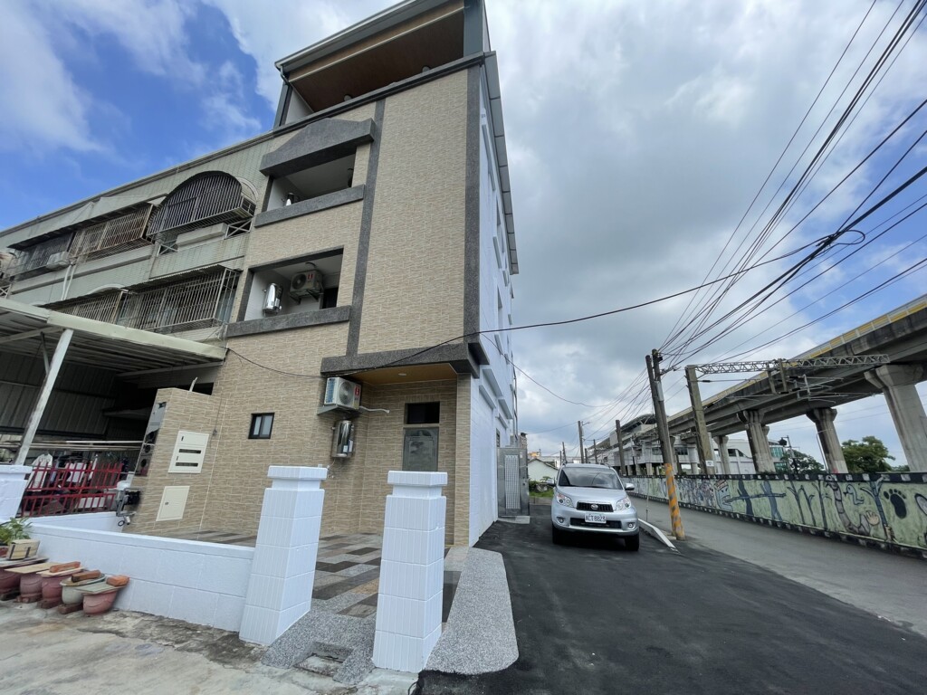 高雄市橋頭區站前街透天厝橋頭捷運全新全配8套房透天出租整棟公司行號首選 房屋出租 樂屋網