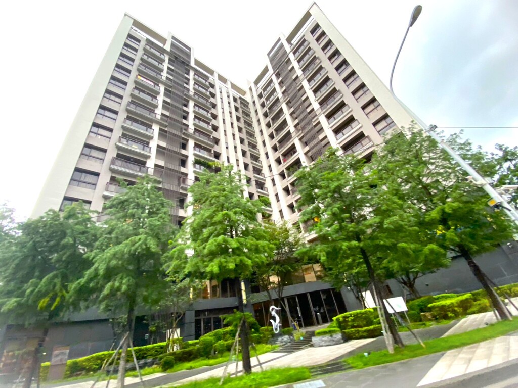 佳福佳璽台中市大里區日新路電梯大廈ct佳福佳璽 ️大三房平車 ️花園露台戶 房屋出售 樂屋網