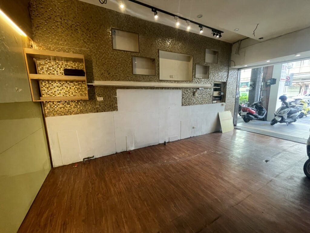 高雄市三民區建國三路透天厝★市中心火車站前★建國商圈黃金店面 房屋出租 樂屋網