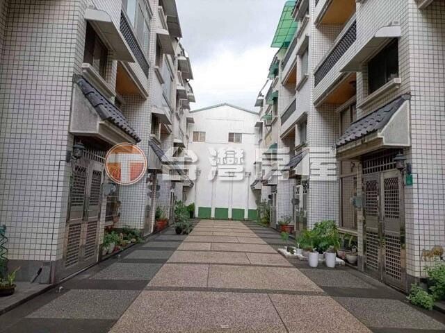 【豐盛地產】近總圖花園氣派雙車別墅 - 台南市永康區買房子、房屋出售 | 樂屋網