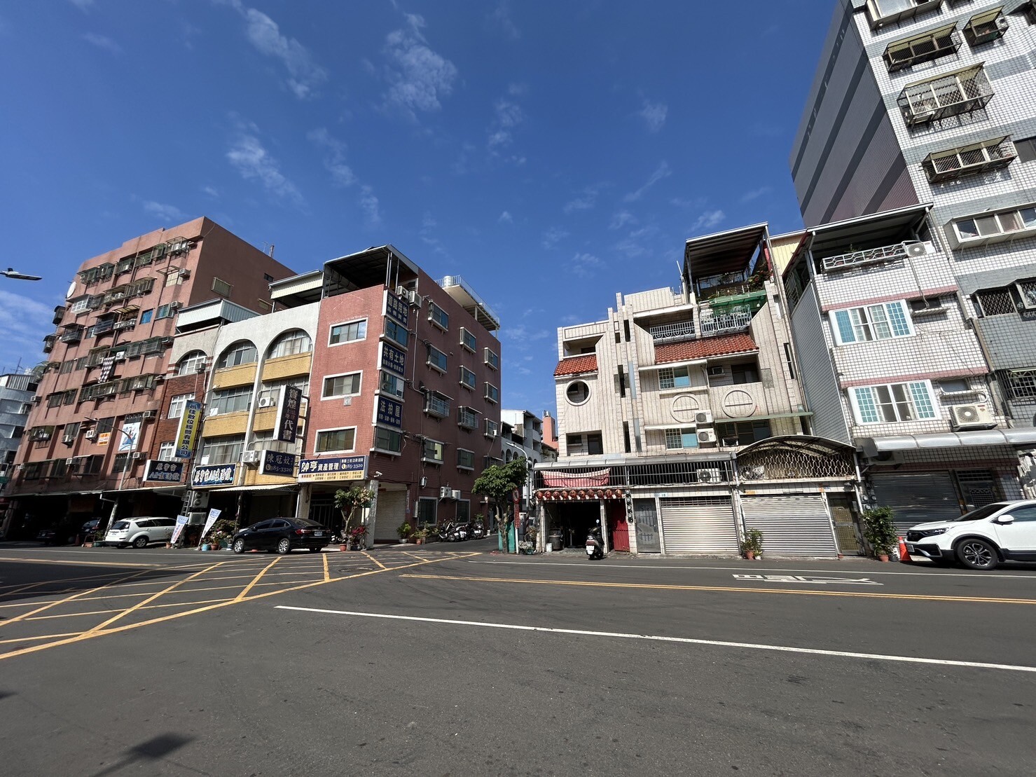 高雄市三民區有光路透天厝光武國小鐵路綠園道旁使用大空間電梯邊間金透店住 房屋出售 樂屋網