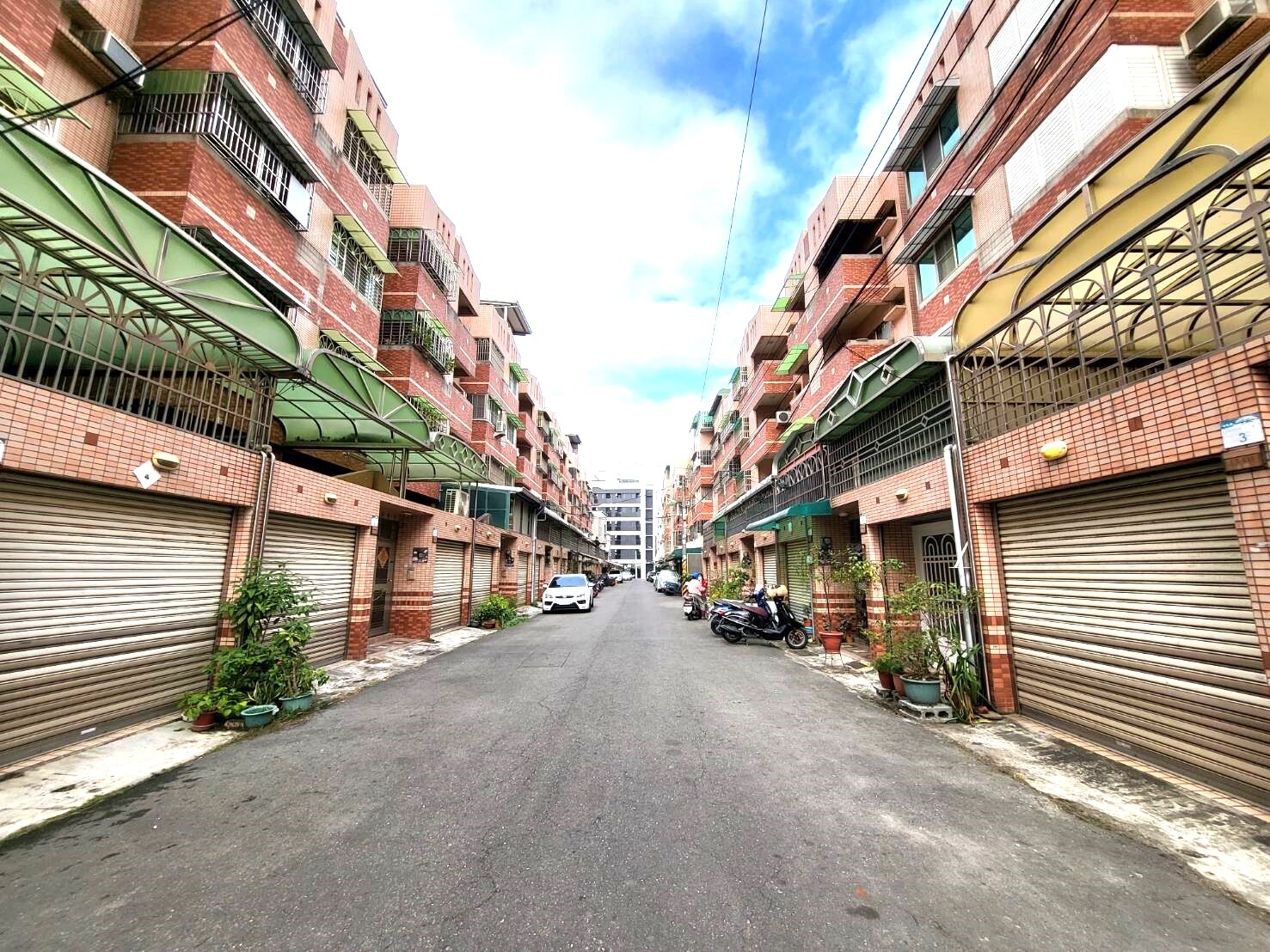 高雄市大社區萬金路透天厝專約大社稀有釋出臨路車庫美透天傳統格局 房屋出售 樂屋網