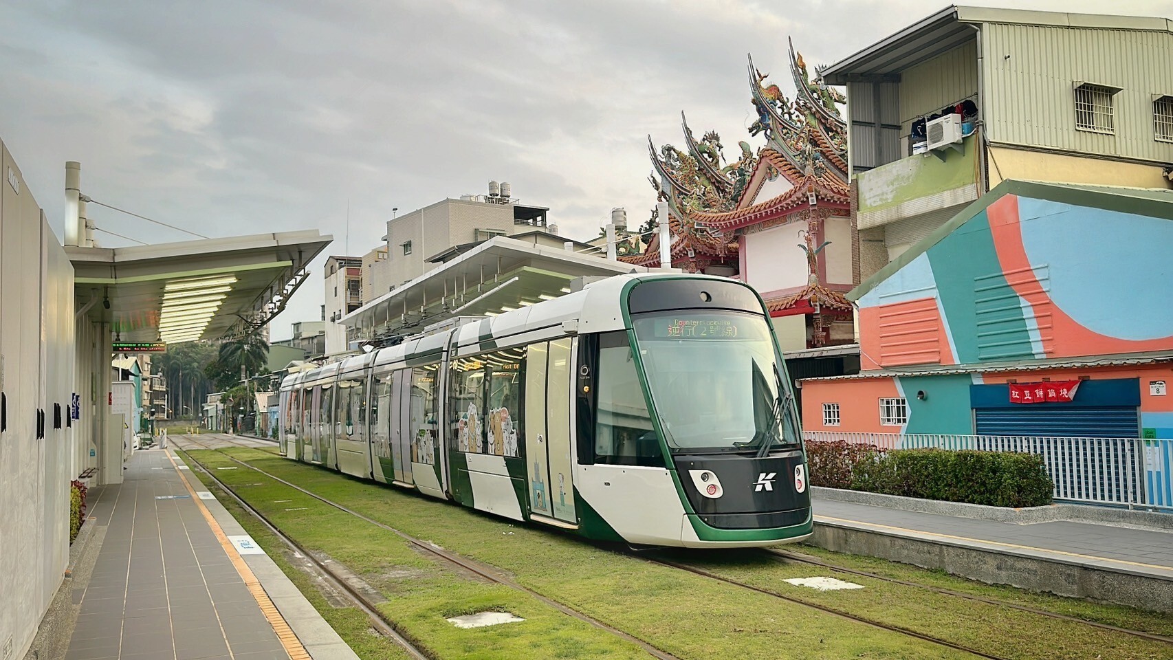 高雄市鼓山區河川街透天厝 鼓山愛河 輕軌站旁 兩層樓透天 房屋出售 樂屋網