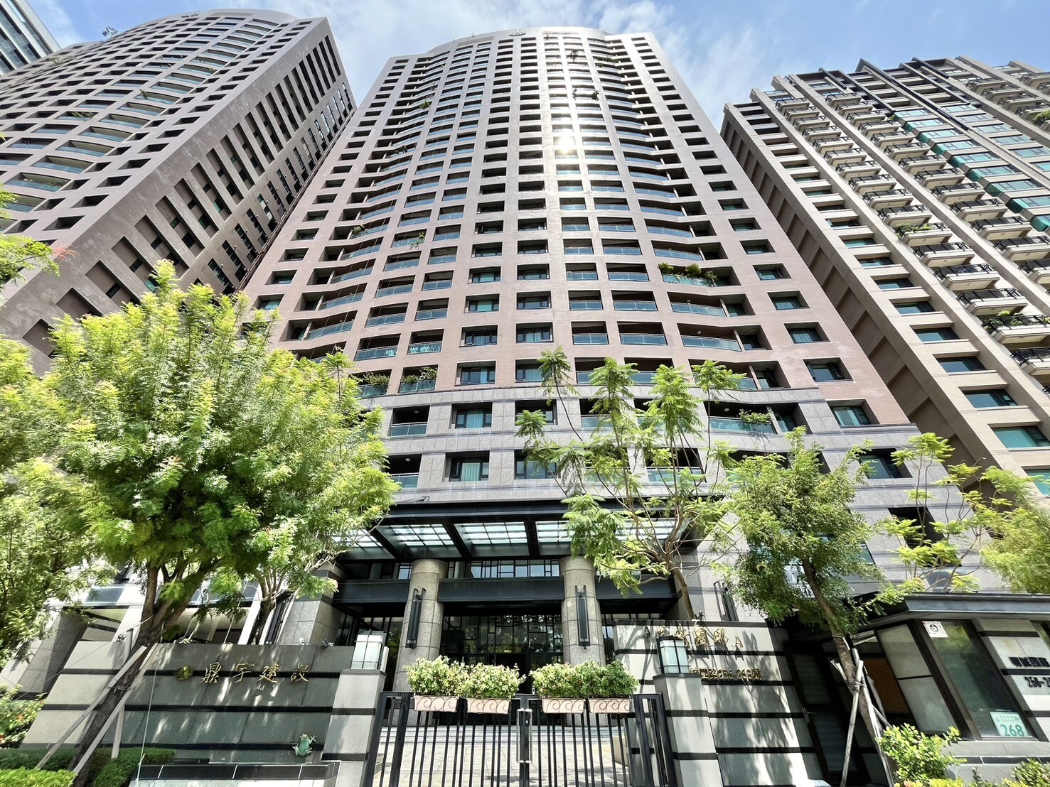 美術館首排園邸高樓層有景觀大四房水屋 高雄市鼓山區鼎宇美術園邸a棟買房子 樂屋網