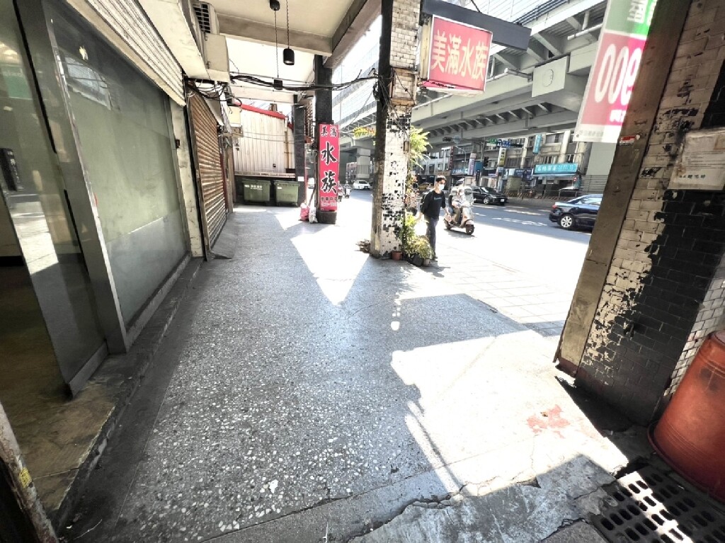 找竣羽絕對便宜新北市中和區景平路公寓竣羽★ 景安站高坪效店面★ 找竣羽快速成交 房屋出售 樂屋網