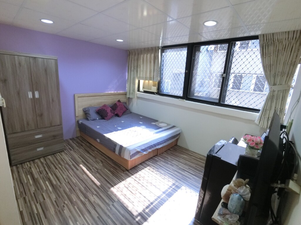 台中市西區金山路透天厝小資首選 絕美採光 木質地板 秒殺套房 社區管理員 房屋出租 樂屋網