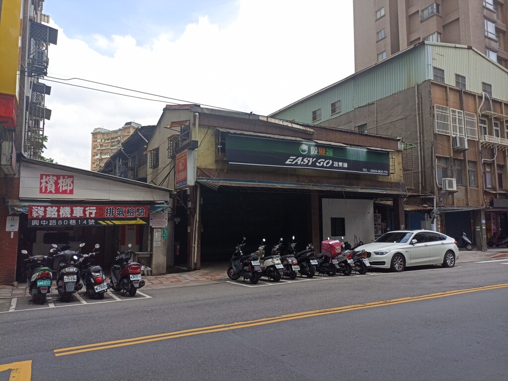 台北市南港區興華路透天厝大台北南港車站核心商圈正馬路店面1 2樓 房屋出租 樂屋網