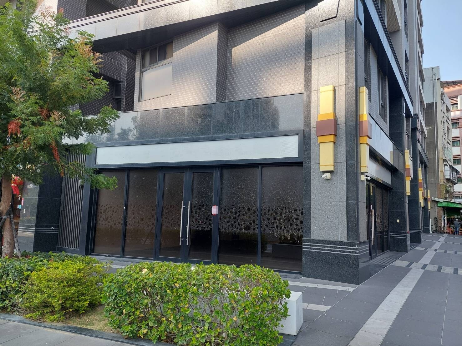 和築港心高雄市小港區小港路電梯大廈租 小港和築港心三角窗店面 房屋出租 樂屋網