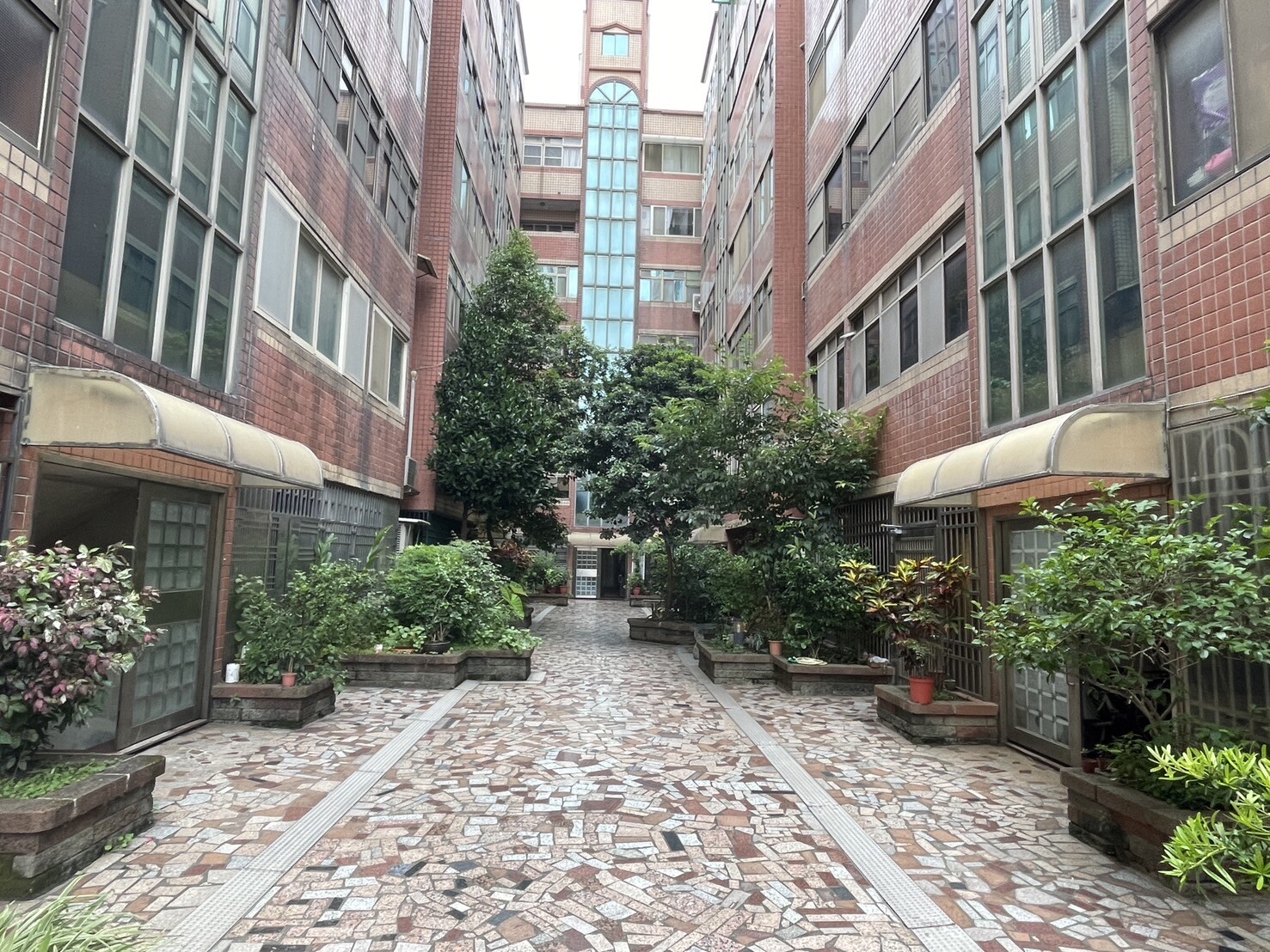 培英學區四房平車華廈 東園國小 社區管理 新竹市東區康熙買房子、房屋出售 樂屋網