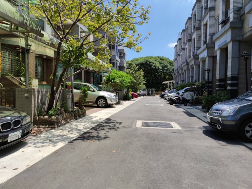 台北比佛利夏威夷區桃園市楊梅區光裕南街別墅楊光國小前院停車別墅 房屋出售 樂屋網