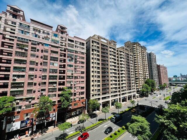 高雄左營民族路企業總部『住商品居』 高雄市左營區買房子、房屋出售 樂屋網