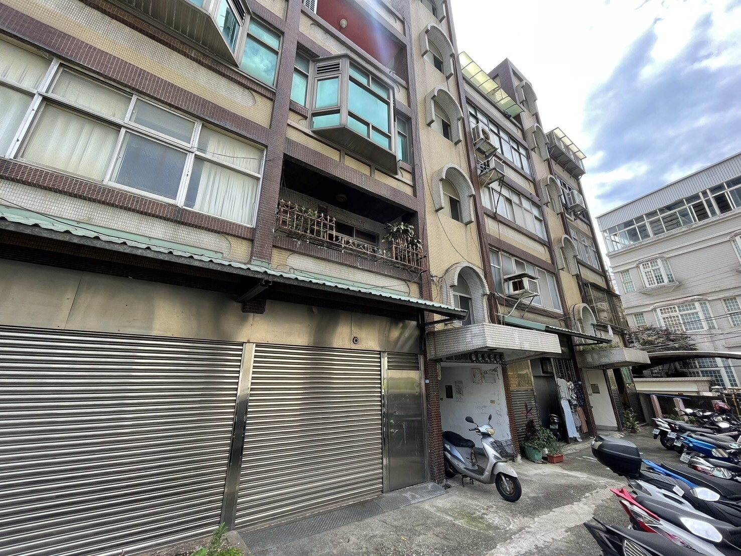 鼎毅博愛觀新竹縣竹北市光明二街電梯大廈專任稀有釋出鼎毅博愛觀樓中樓庭院戶附雙車位 房屋出售 樂屋網