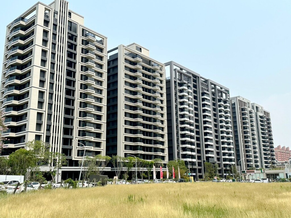浤圃星捷座高雄市楠梓區金和街電梯大廈新建案｜比建商便宜｜21房｜b1平車｜專約承辦 房屋出售 樂屋網