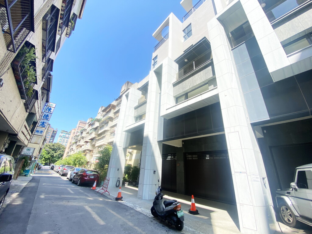 大和馨墅台中市西區模範街別墅勤美草悟道雙車庫電梯別墅全新未住~住店皆可可 房屋出售 樂屋網