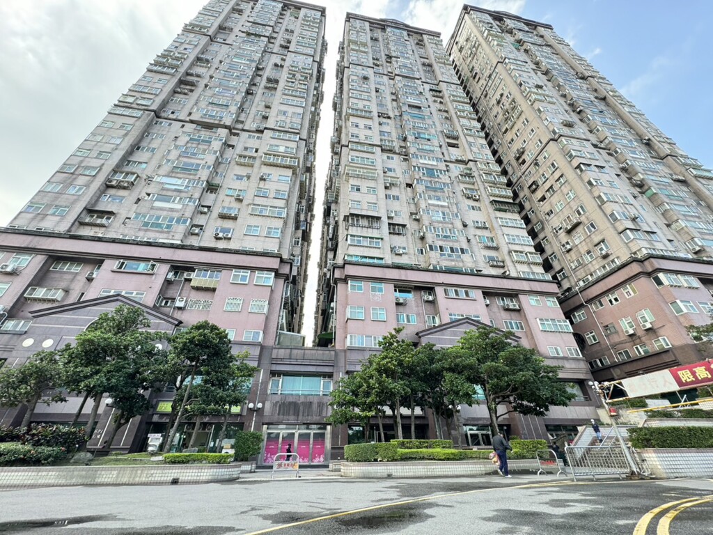 摩天鎮摩天薪樂園新北市汐止區大同路三段電梯大廈汐止摩天鎮高樓景觀三房車小巢希望東達 房屋出售 樂屋網