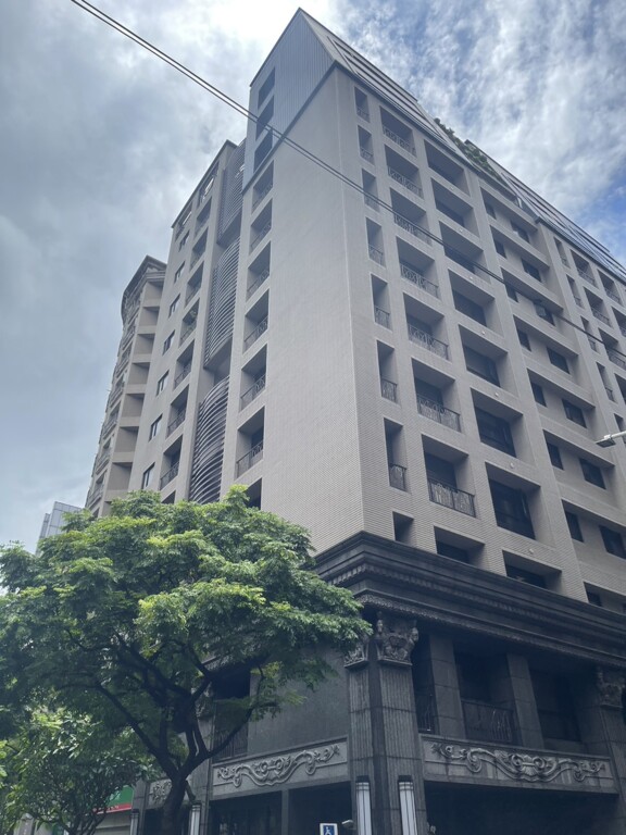 英倫雙星劍橋區新北市新莊區中安街電梯大廈專任委託新莊中安街英倫大四房雙主臥三衛浴平面車位 房屋出售 樂屋網