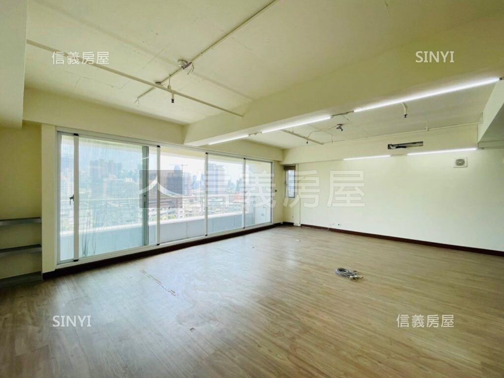 高雄市苓雅區中正二路電梯大廈文化中心捷運站。高樓美居 房屋出租 樂屋網