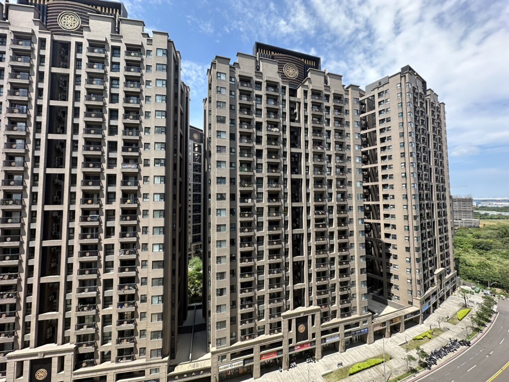 名軒快樂家桃園市龜山區文學路電梯大廈已成交橙意十足 A7 名軒快樂家 中高樓4房車 房屋出售 樂屋網