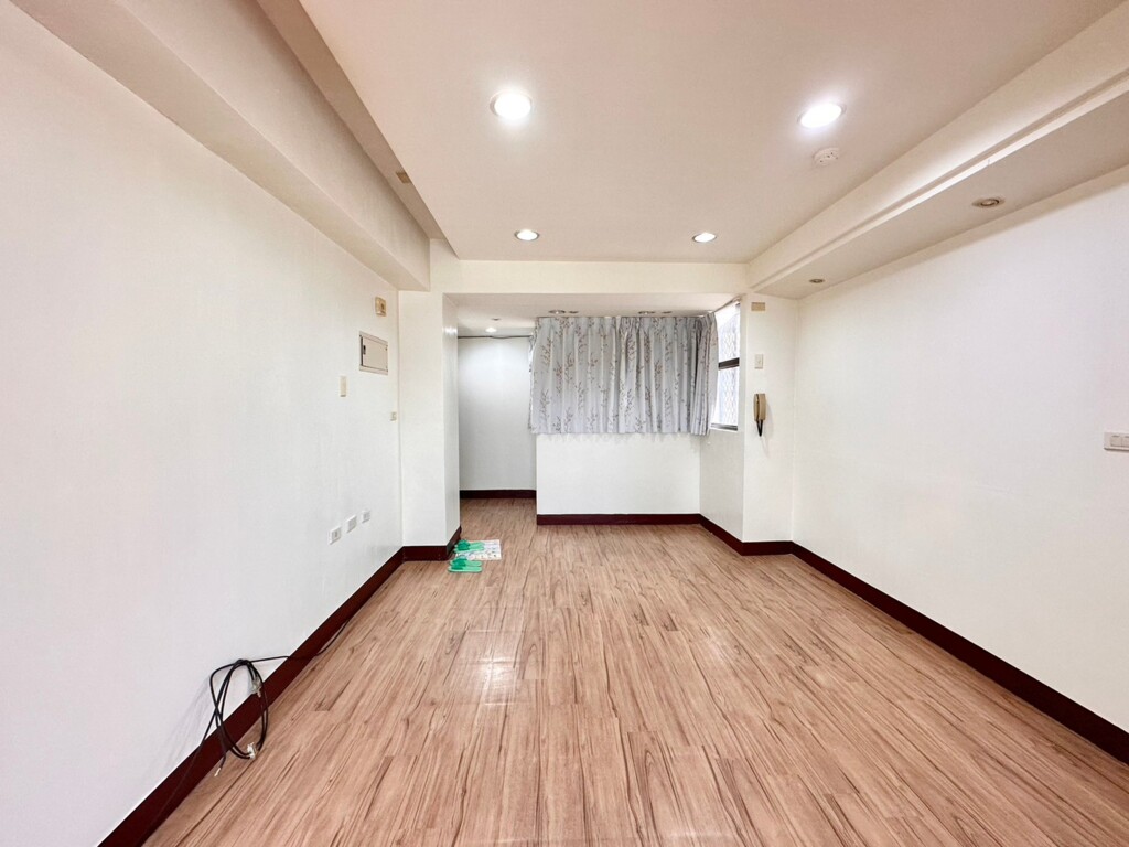 諾貝爾大樓台中市北區太原南二街電梯大廈精誠公益 獨家屋主誠售電梯4房雙衛浴開窗屋況佳 房屋出售 樂屋網