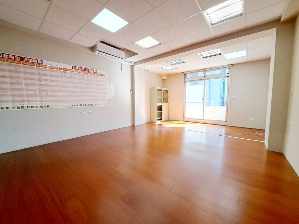 台中市南屯區忠勇路透天厝嶺東正忠勇路電梯透店 房屋出租 樂屋網
