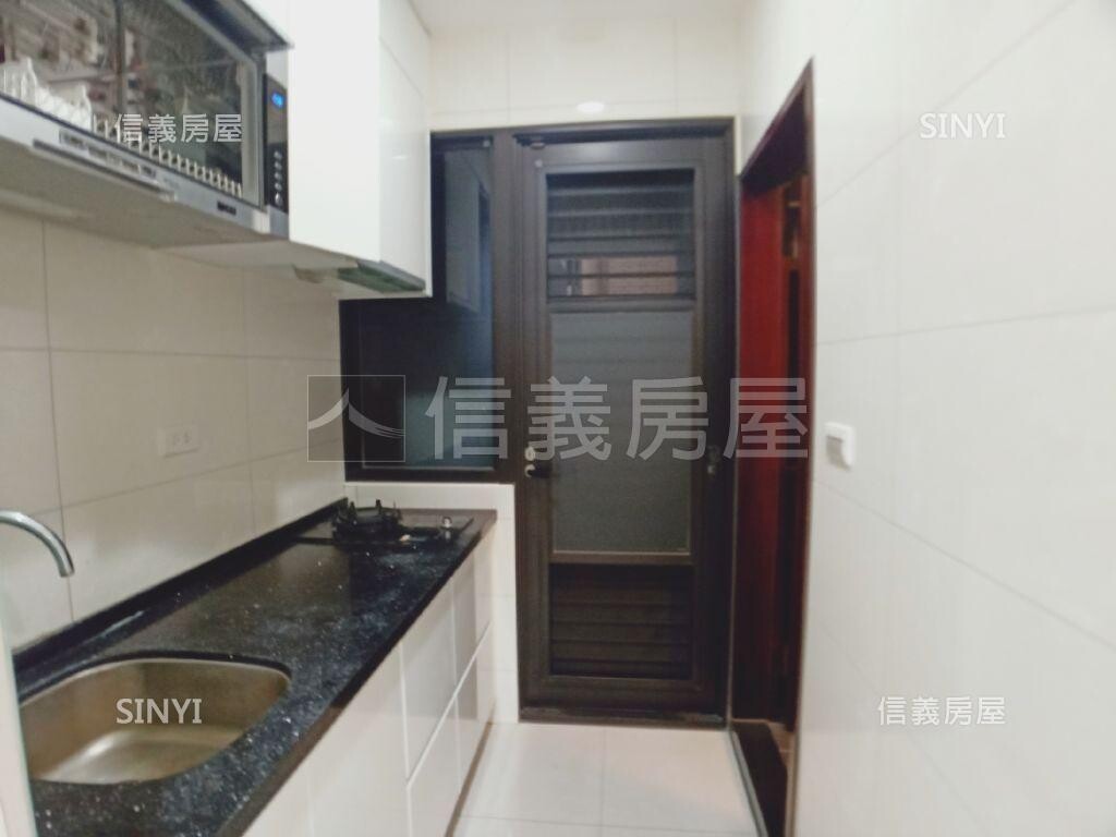 府中晶品新北市板橋區四川路一段電梯大廈府中晶品陽台套房 房屋出售 樂屋網
