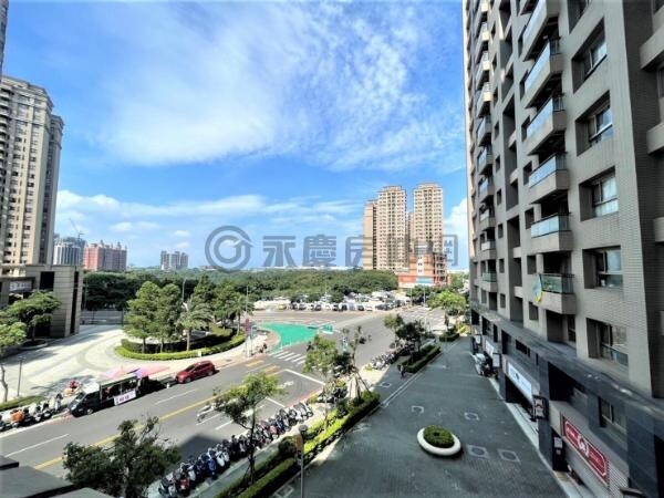 皇翔歡喜城桃園市龜山區文青二路電梯大廈a7【皇翔歡喜城】大棟距採光四房柱邊大車位 房屋出售 樂屋網