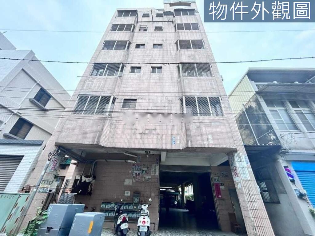 高雄市岡山區公園西路三段電梯大廈前峰商圈陽台進出大三房獨立平車華廈 房屋出售 樂屋網