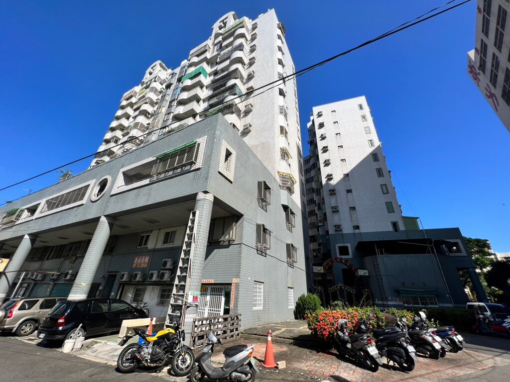 東方國宅吉祥樓高雄市湖內區中山路一段電梯大廈屋主誠意出售|出價就談|湖內收租邊間採光店住 房屋出售 樂屋網