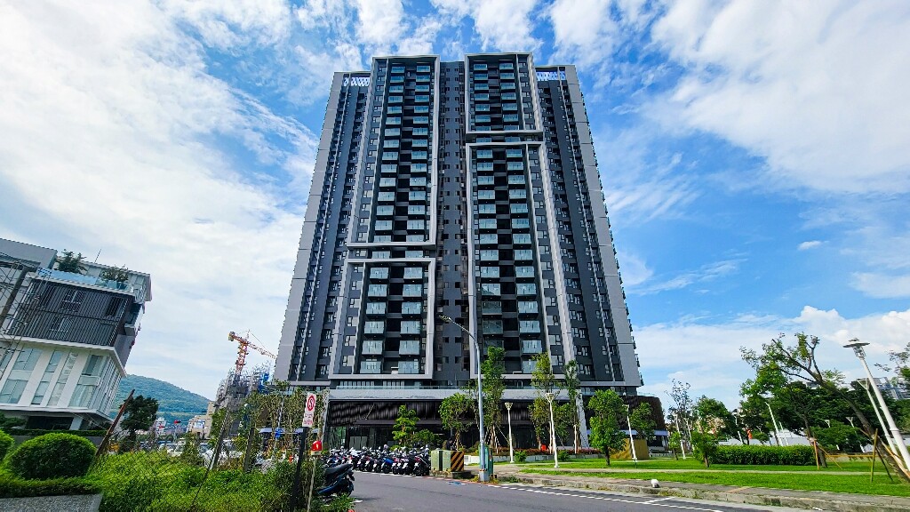 潤隆樹禾苑高雄市三民區美都路電梯大廈樹禾苑近美術館中都濕地首排高樓景觀三房平車 房屋出售 樂屋網