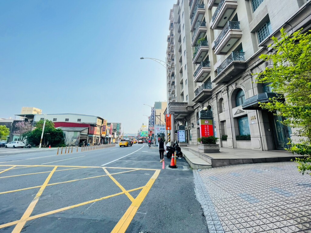 長堤維也納桃園市八德區介壽路一段電梯大廈☎蛋媽推薦☎綠線g06☎大面寬店面12樓☎有車位 房屋出租 樂屋網