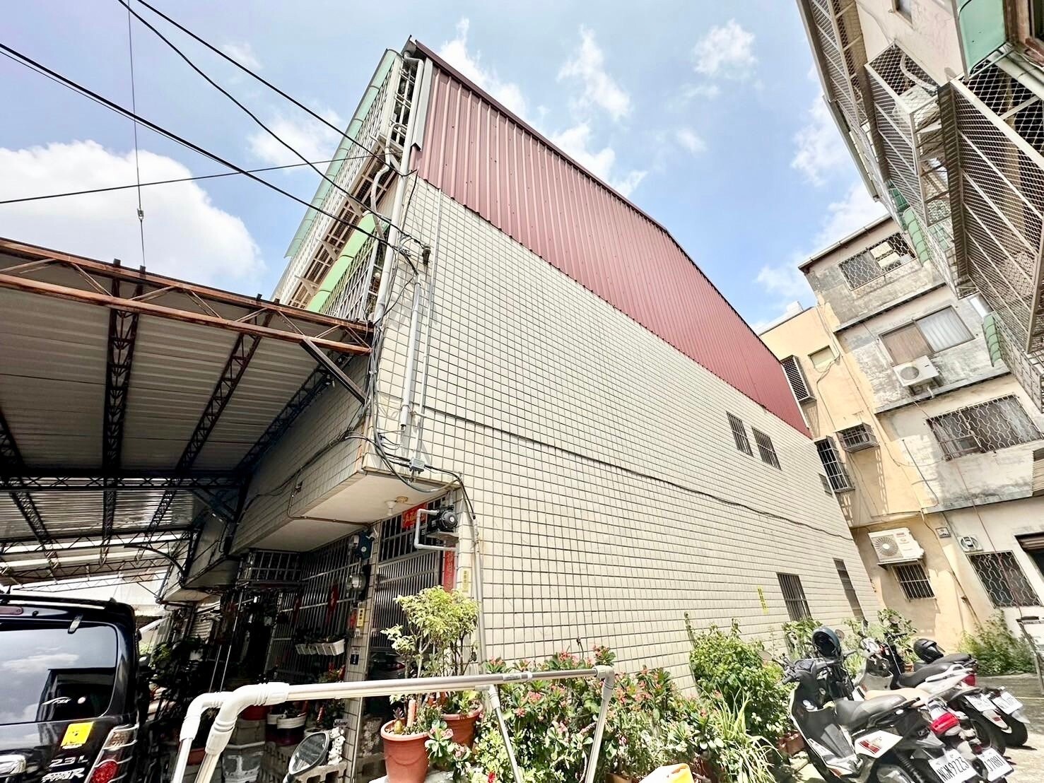 天瑋找好房 西屯黎明商圈|大面寬美透天 台中市西屯區買房子、房屋出售 樂屋網