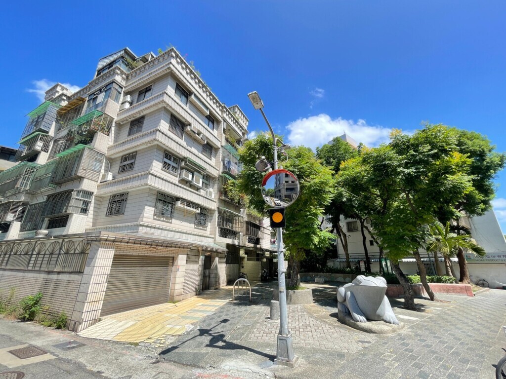 台北市松山區南京東路五段公寓降價，松山南京⭐️捷運面公園庭院一樓，21世紀鴻毅 房屋出售 樂屋網