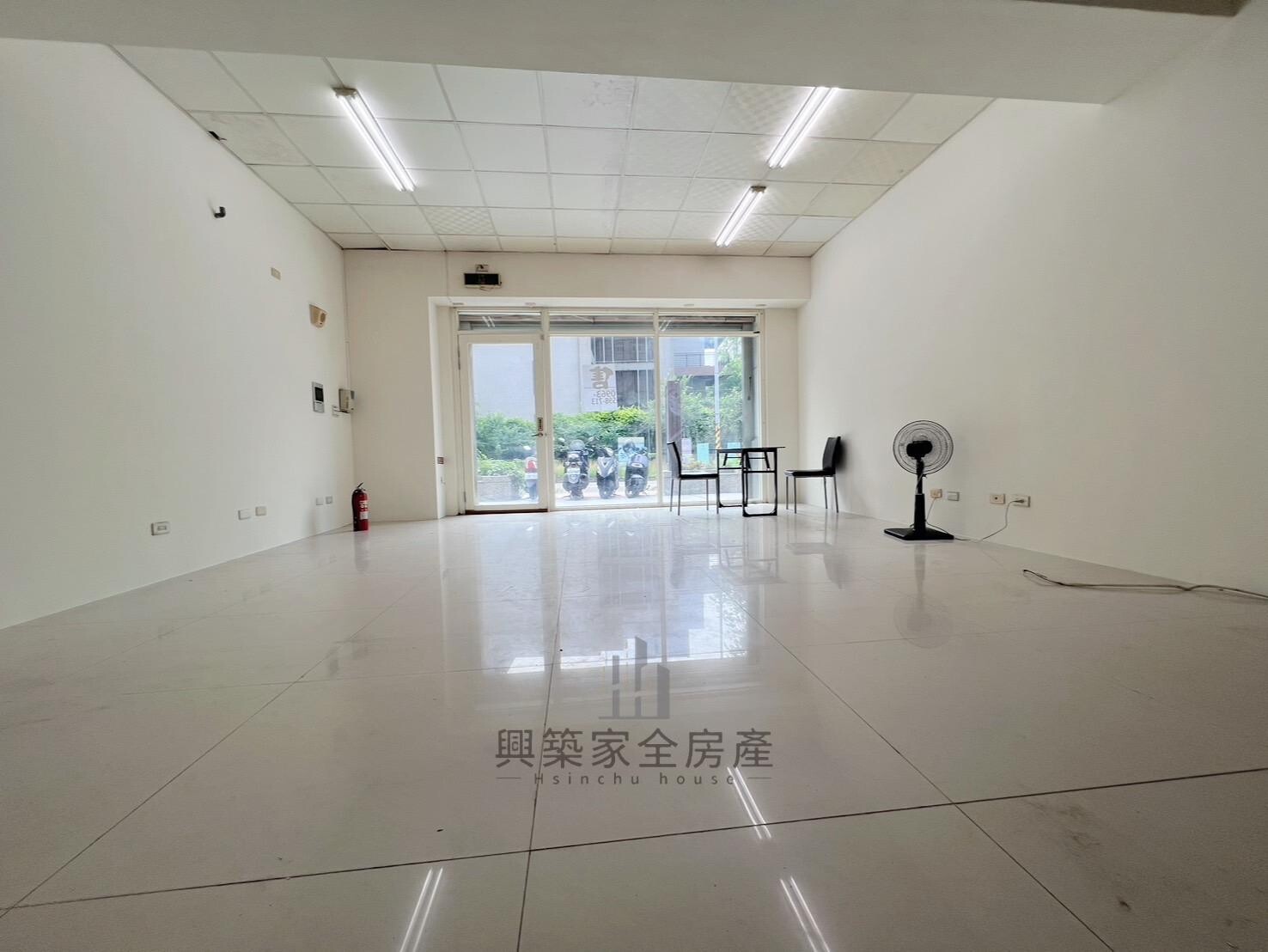 新竹縣竹北市嘉豐二街二段【文興路轉角旁】高鐵黃金店面12f夾層出租 樂屋網