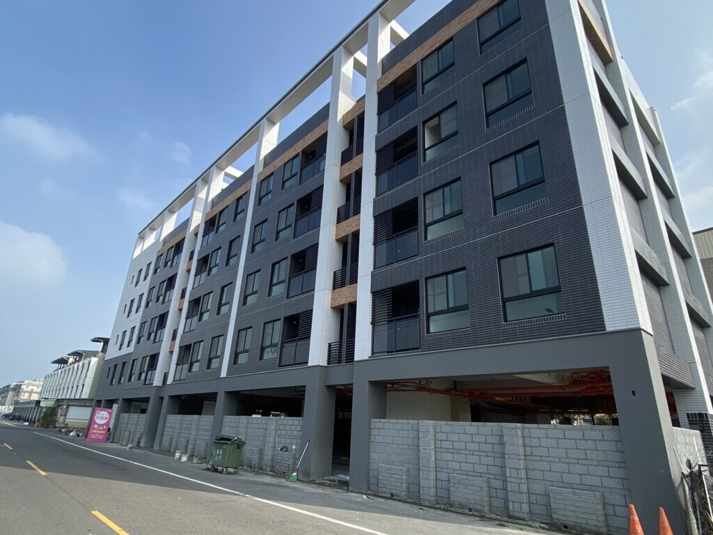 潮文青屏東縣潮州鎮志成路電梯大廈潮州火車站【潮文青】全新衛浴開窗三房平車皮哥 房屋出售 樂屋網