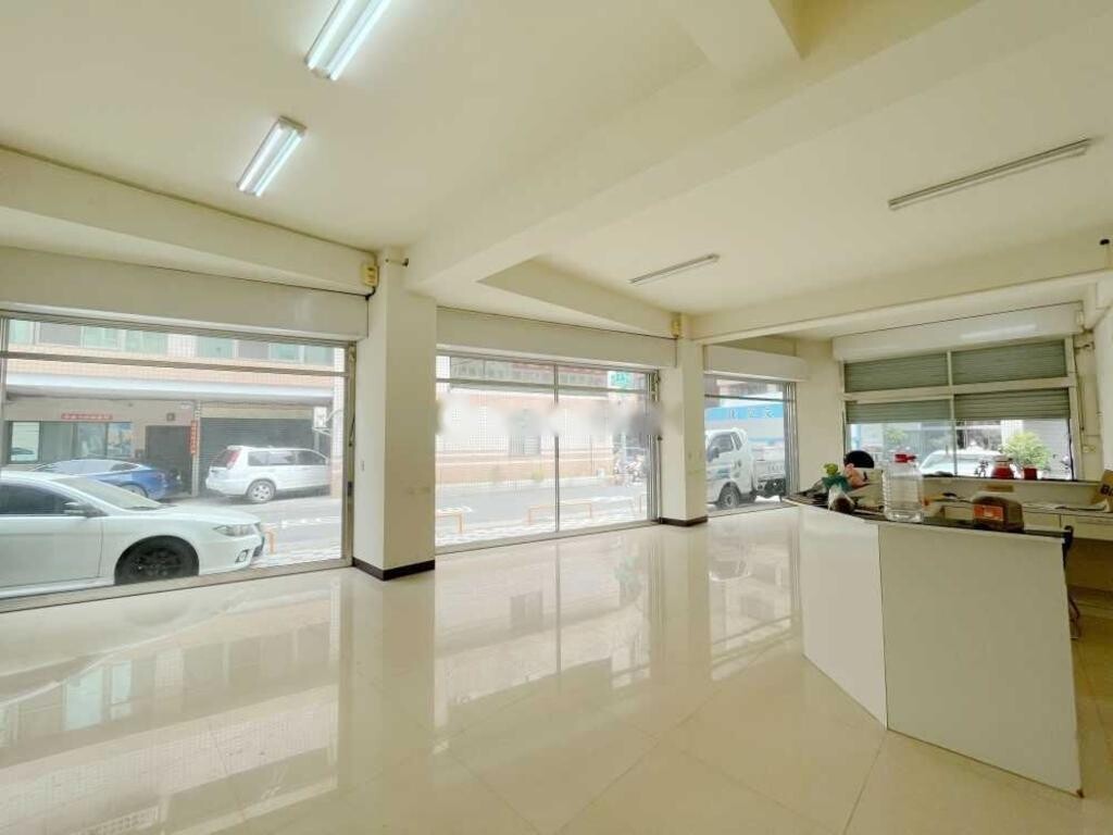 楠梓精選金店面輕屋齡三角窗電梯店面適合企業總 高雄市楠梓區清豐大鎮5買房子、房屋出售 樂屋網
