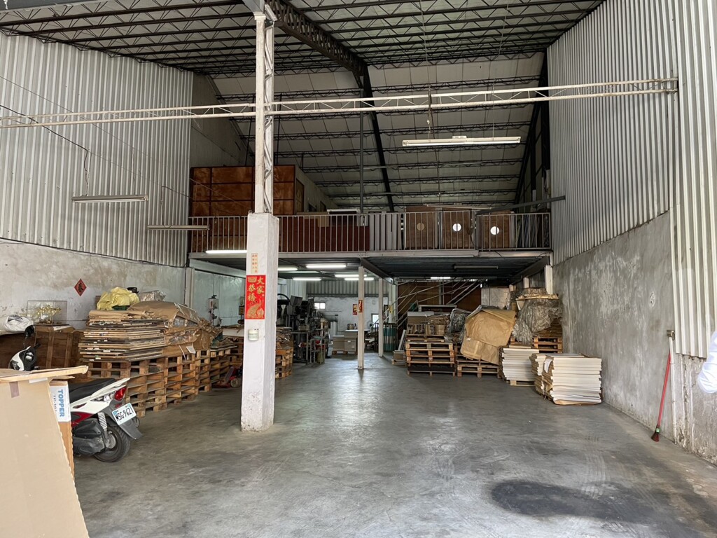 廠辦彭彭~~仁德買到賺到太乙甲工百坪大面寬廠房台南市仁德區太乙三街 樂屋網 廠房買賣