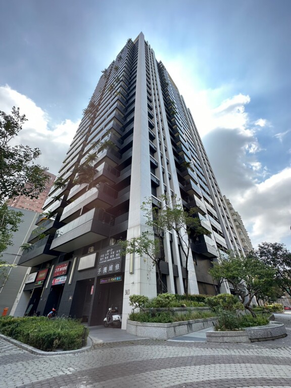 麗晶天際麗晶璞麗高雄市三民區建興路電梯大廈建工商圈麗晶天際2房2衛 房屋出售 樂屋網