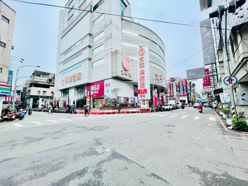 台中市豐原區向陽路電梯大廈豐原市中心 高樓美套~高樓層視野佳!格局正採光好! 房屋出售 樂屋網