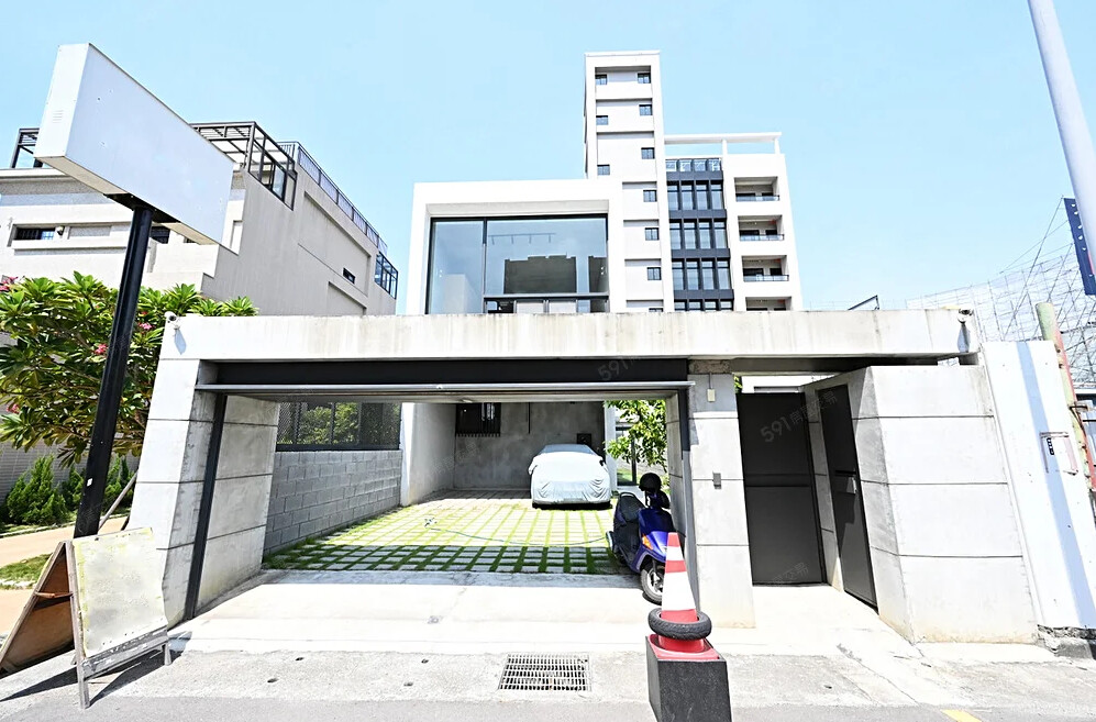 單元二公益路旁 獨棟臨路 庭院朝南別墅 台中市南屯區買房子、房屋出售 樂屋網